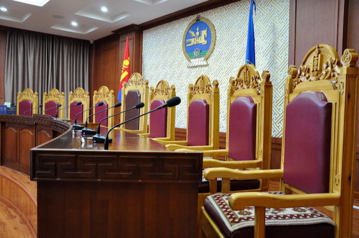 Үндсэн хуулийн цэцийн дунд суудлын хуралдаан болно